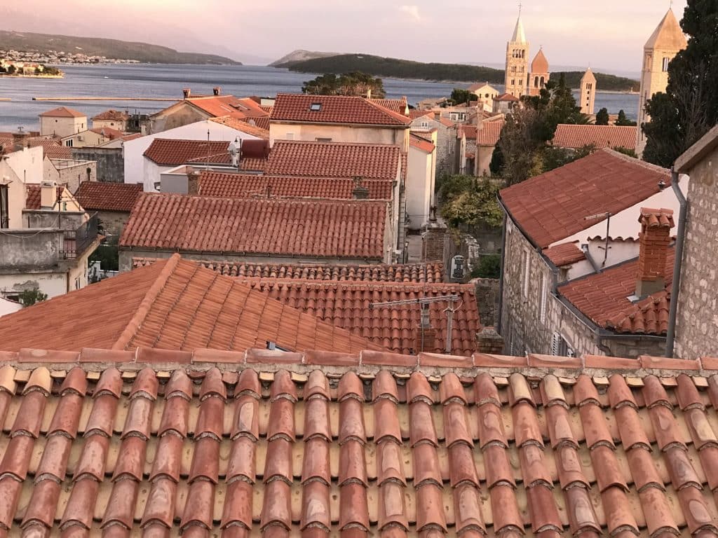 Povijest Raba, plaže, parkovi i ostale znamenitosti